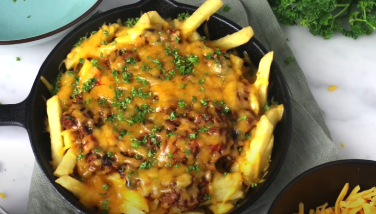Chili Cheese Fries Recipe for Your Next Snack Time - Pro Kitchen Chef