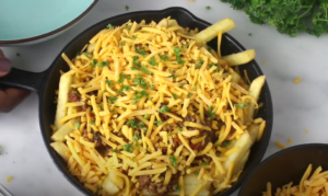 Chili Cheese Fries Recipe for Your Next Snack Time - Pro Kitchen Chef